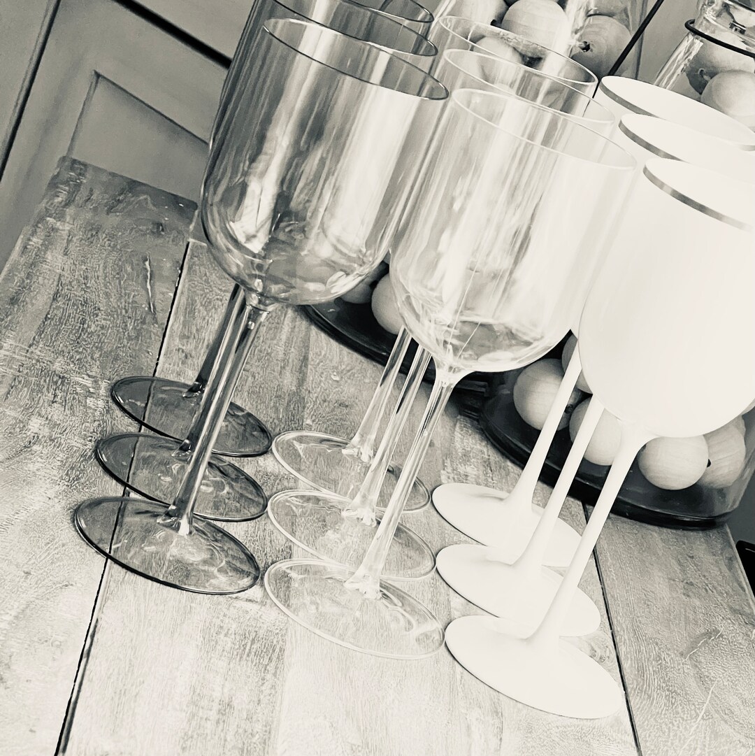 Modern Disposable Stemware. Elegant Plastic Wine Glasses. Disposable ...