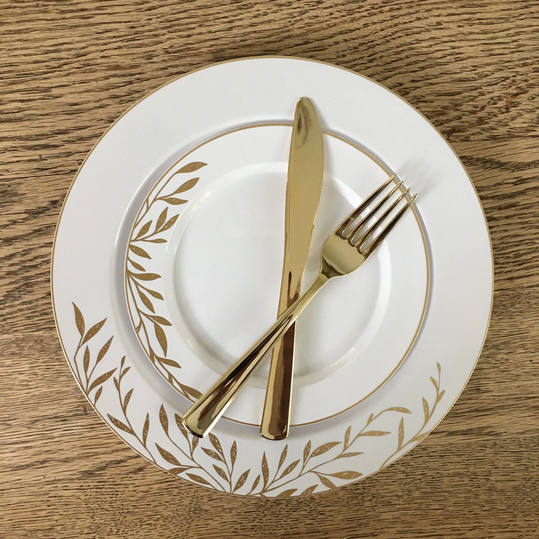 Disposable Modern Gold Party Plates. Disposable Wedding Party Plates ...
