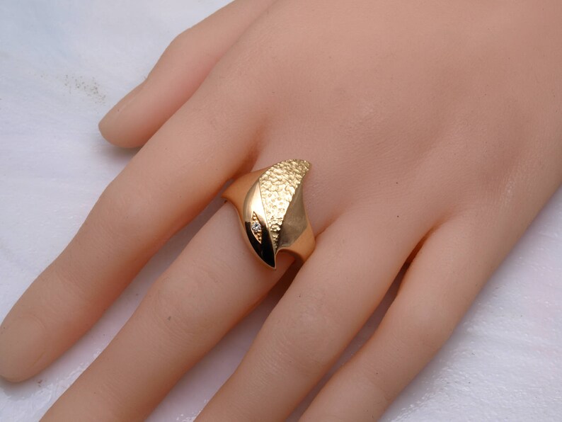 18ct Gold New Moon Diamond Ring - Etsy