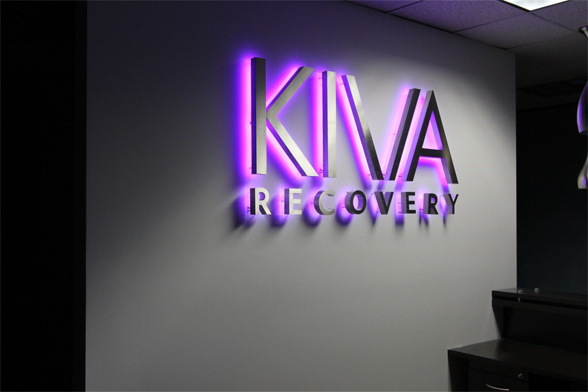 3D Metal backlit signage-Backlit Metal sign - Business signage ...