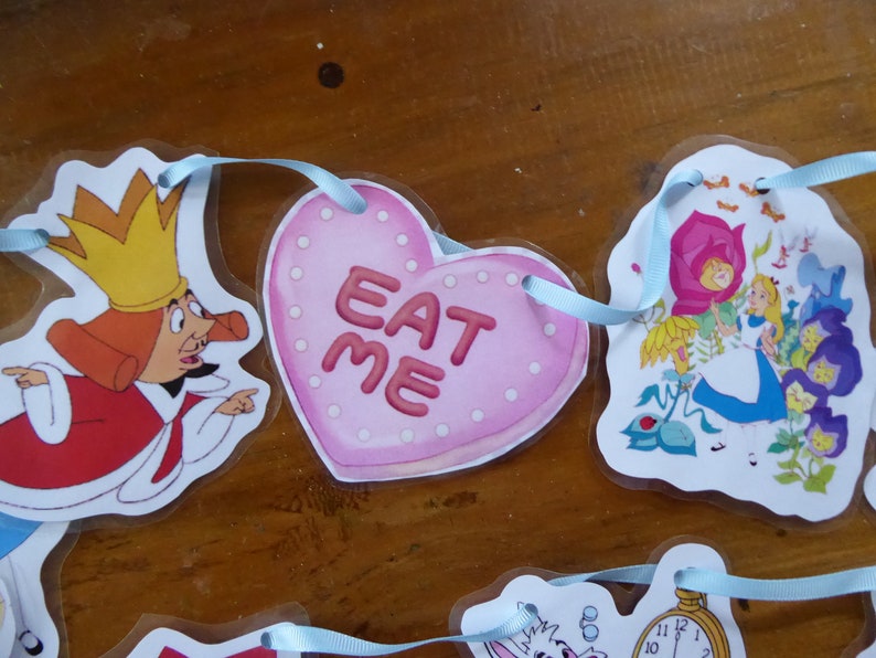 Disney Alice in Wonderland Character Bunting. Mad Hatter. | Etsy