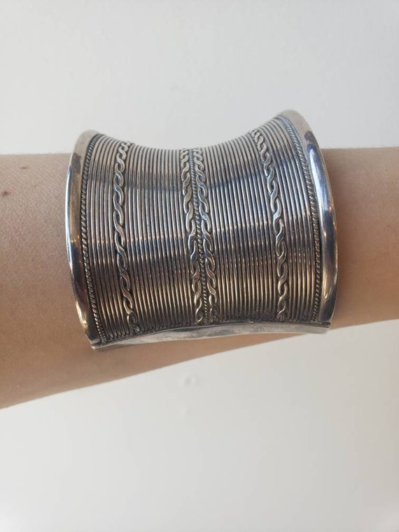 Vintage Sterling Silver Wide Concave Cuff - Gem