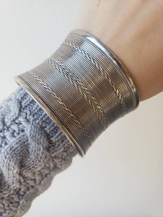 Vintage Sterling Silver Wide Concave Cuff - Gem