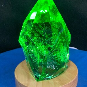 Rustic Emerald Green Volcanic Ash Glass Point man Made Glass With LED ...