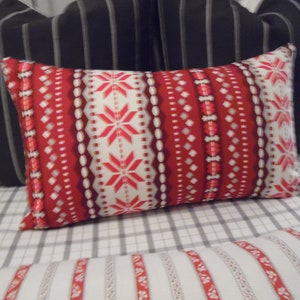 RED SNOWFLAKE Pillow Cover. Red.grey.white Pillow Cover. - Etsy