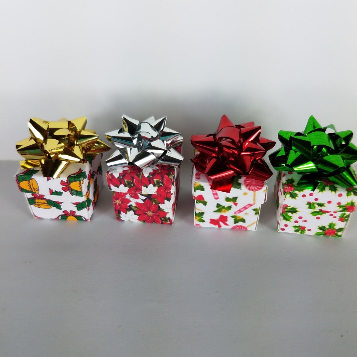 Set of 4 Miniature Christmas Presents W/ Shiny Bows 1:12 - Etsy
