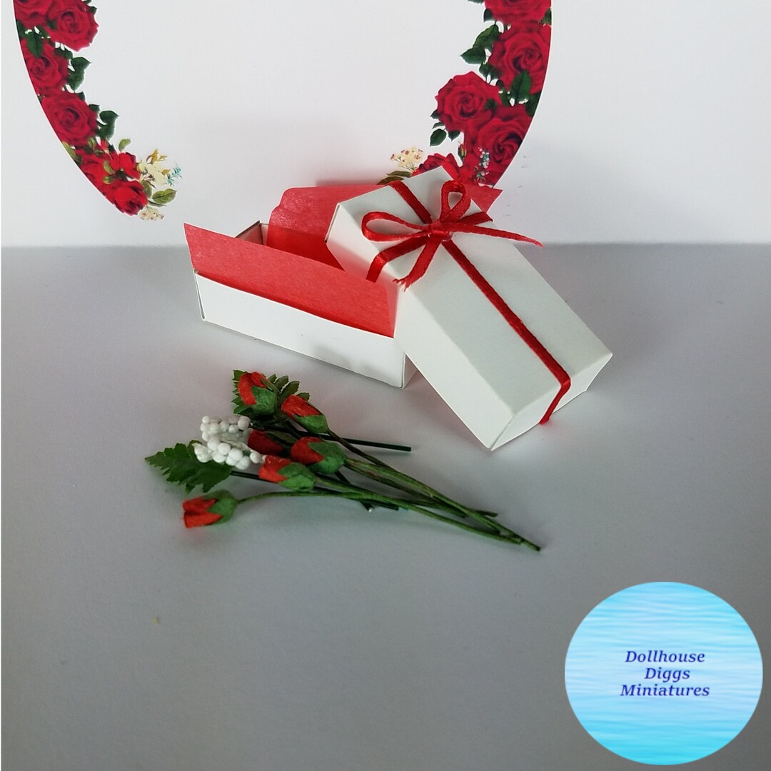 Miniature Long Stem Red Rose Buds Florist Box Bouquet Flowers Artisan ...