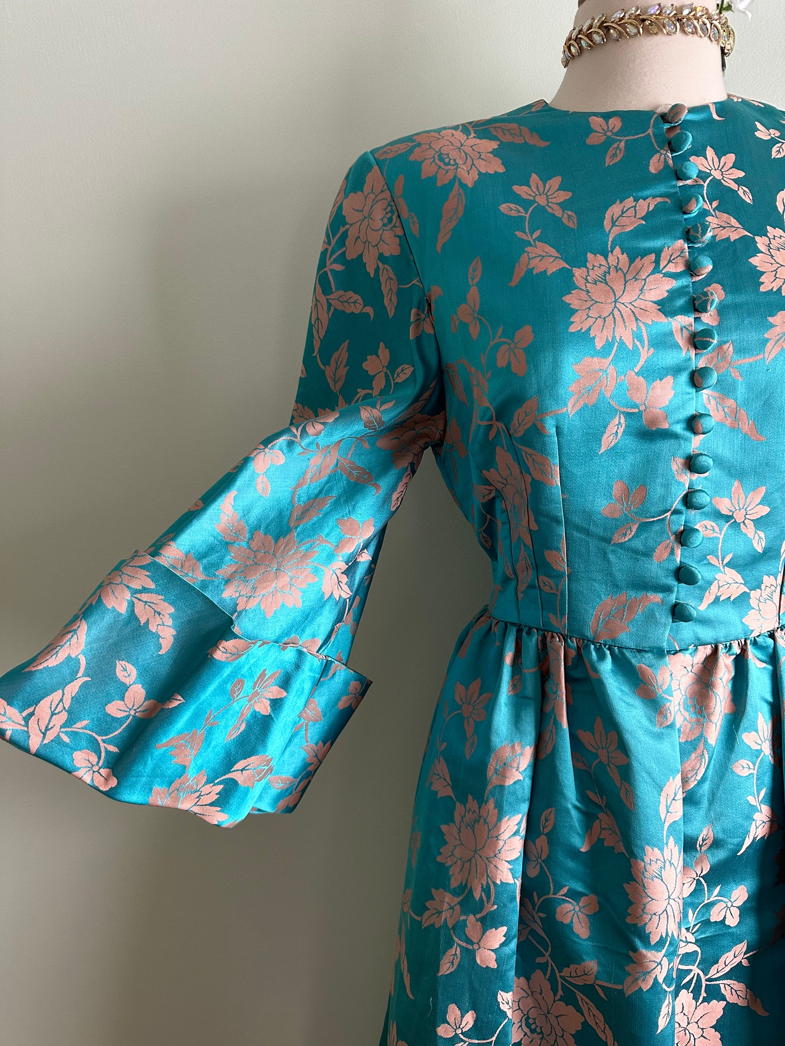 Vintage 1940s, 1950s Silk Cerulean Turquoise Blue Floral Asian Dress ...