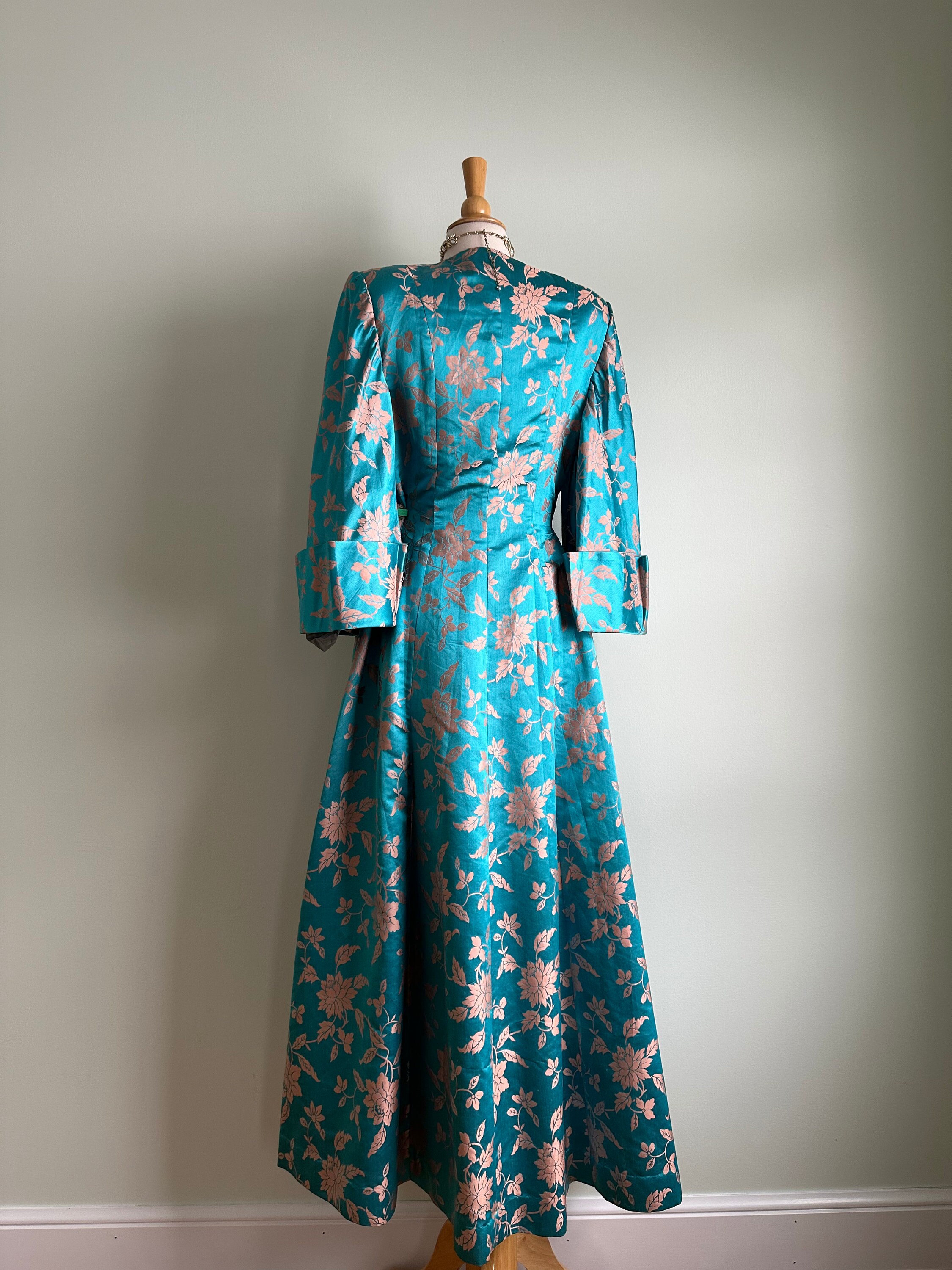 Vintage 1940s, 1950s Silk Cerulean Turquoise Blue Floral Asian Dress ...