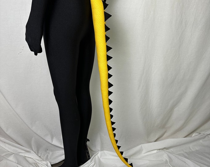 Hivewings Dragon Tail. Wings of Fire. Dragon Tail. Golden Scale Spiked ...