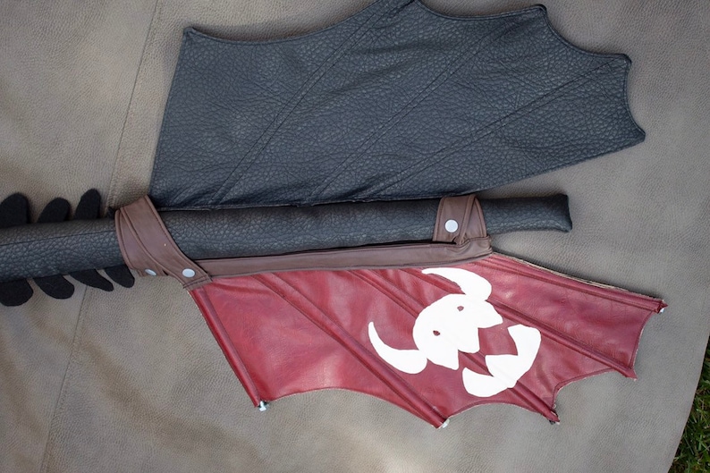 Toothless Tail. How to Train Your Dragon. Black AND Red Fins. - Etsy