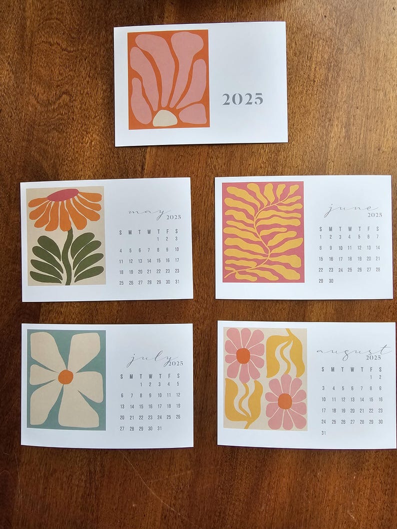 2026 Retro Groovy Art Mini Desk Calendar, Floral Design, Maple Wood ...