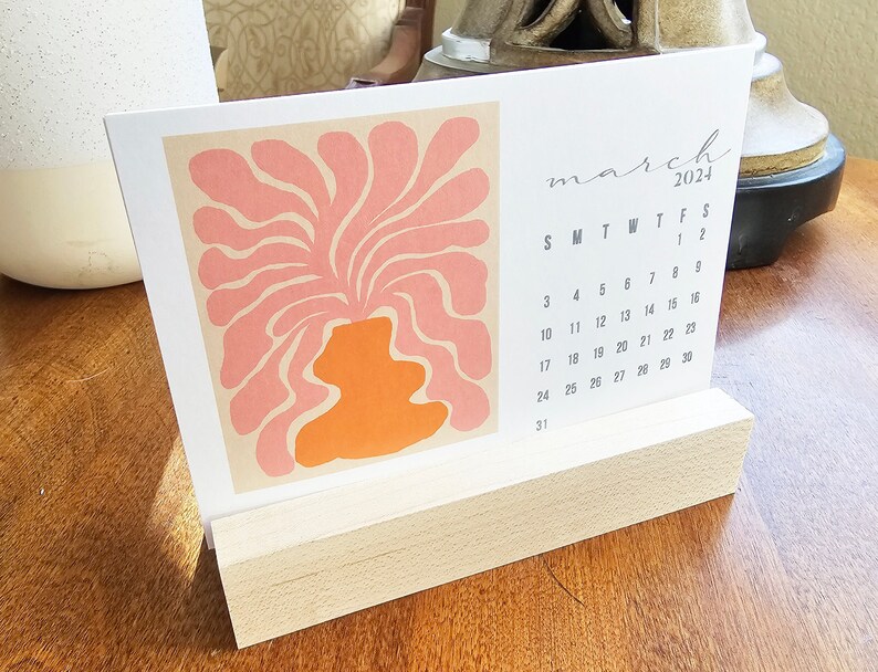 2026 Retro Groovy Art Mini Desk Calendar, Floral Design, Maple Wood ...