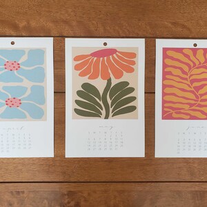 Retro Groovy Floral Art Wall Calendar 2025 Retro Floral Mini Desk ...