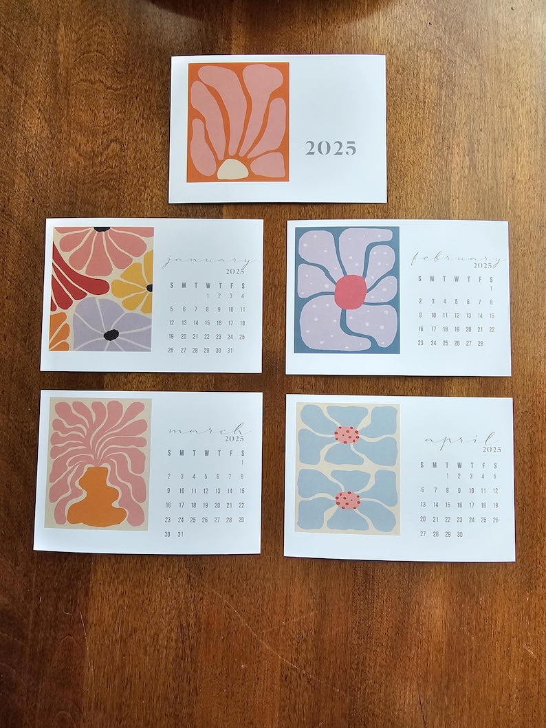 2026 Retro Groovy Art Mini Desk Calendar, Floral Design, Maple Wood ...