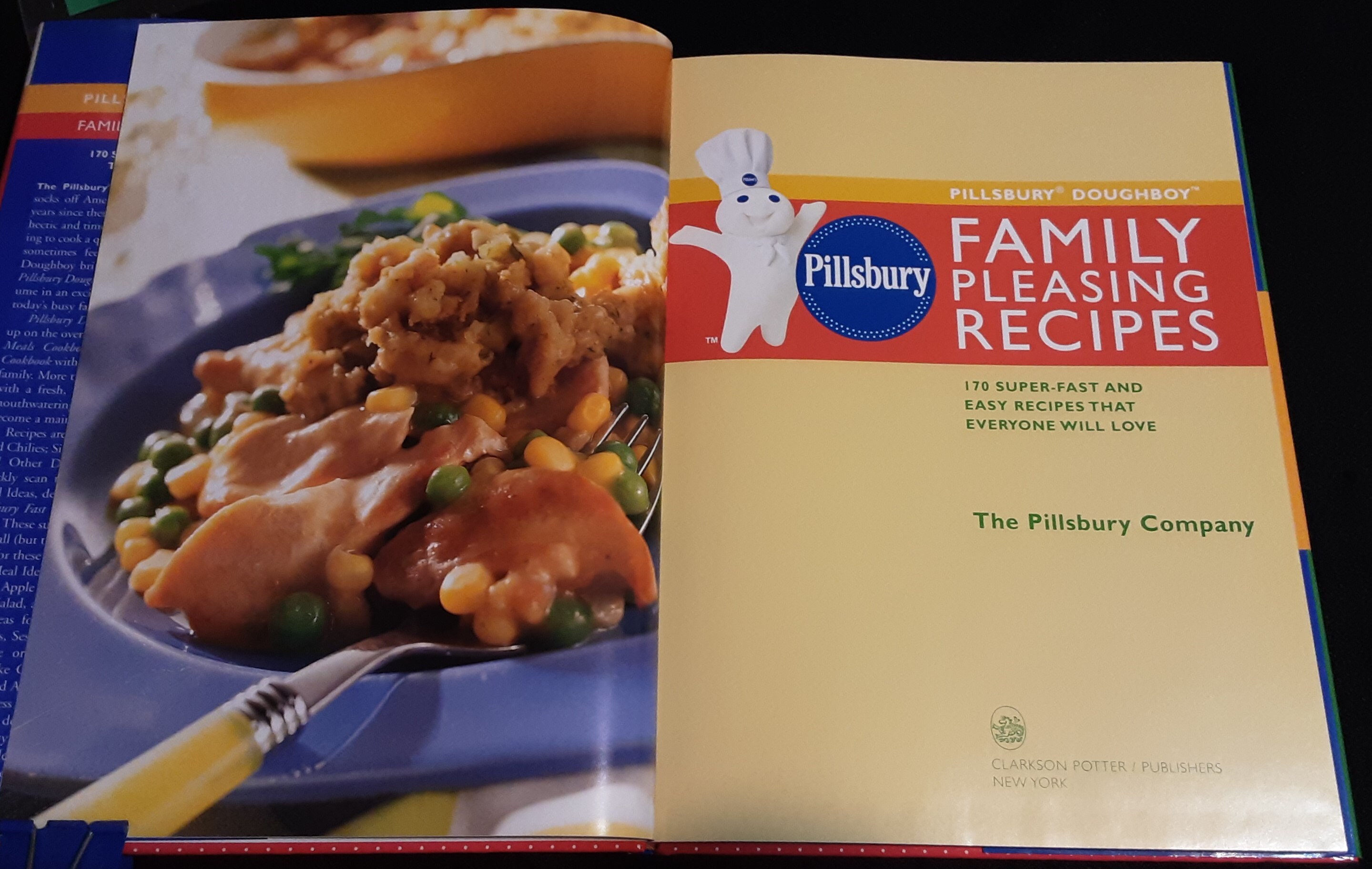 Pillsbury Doughboy Family Pleasing Recipes: 170 Super-fast Easy Recipes ...