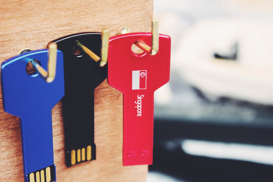 Personalized Red KEY Shaped Thumb Drive/ Flash Drive Usb Gift With ...