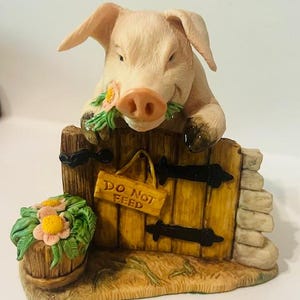 Pig Figurine Anthropomorphic Corbridge Piglet Flambro Piggin BOX Greedy ...