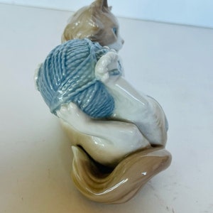 Lladro Nao Cat Figurine Porcelain Sculpture Yarn Ball Kitten Daisa ...