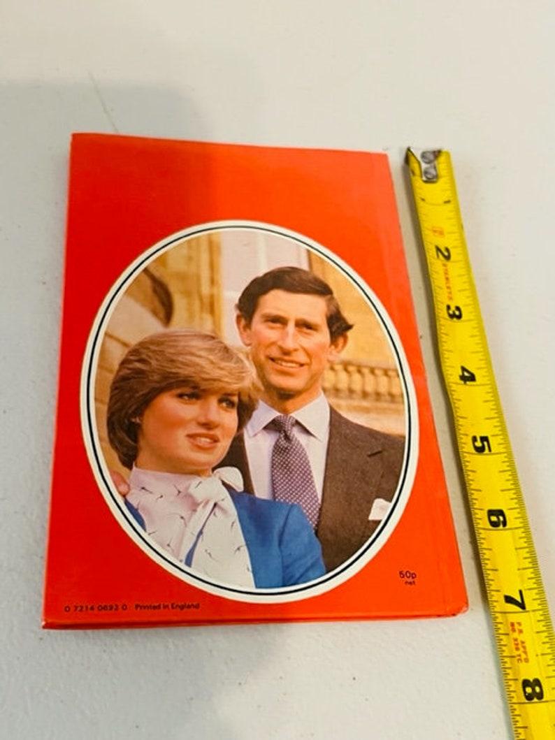 Queen Elizabeth Princess Diana Royal HRH Prince Charles Book Ladybird ...