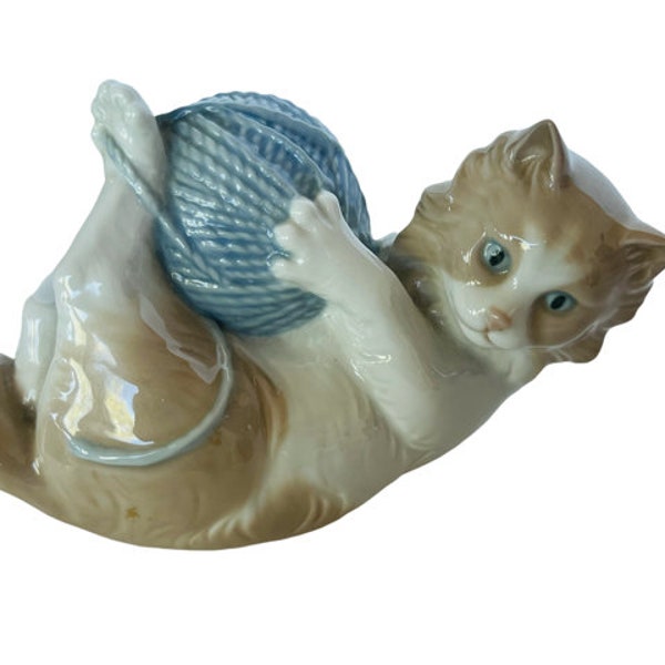 Nao Cat Figurine - Etsy UK