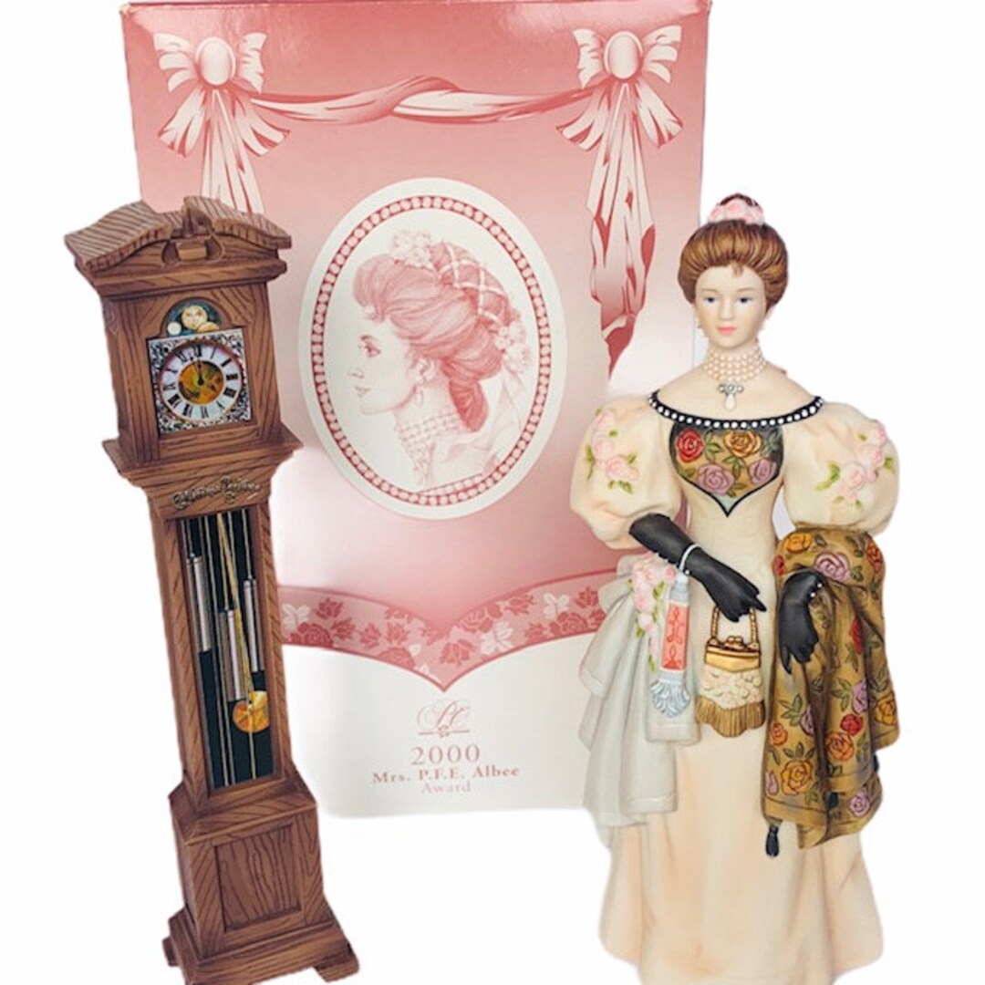 MRS ALBEE AWARD 2000 Vintage Avon Figurine Statue Sculpture Mrs Pfe ...