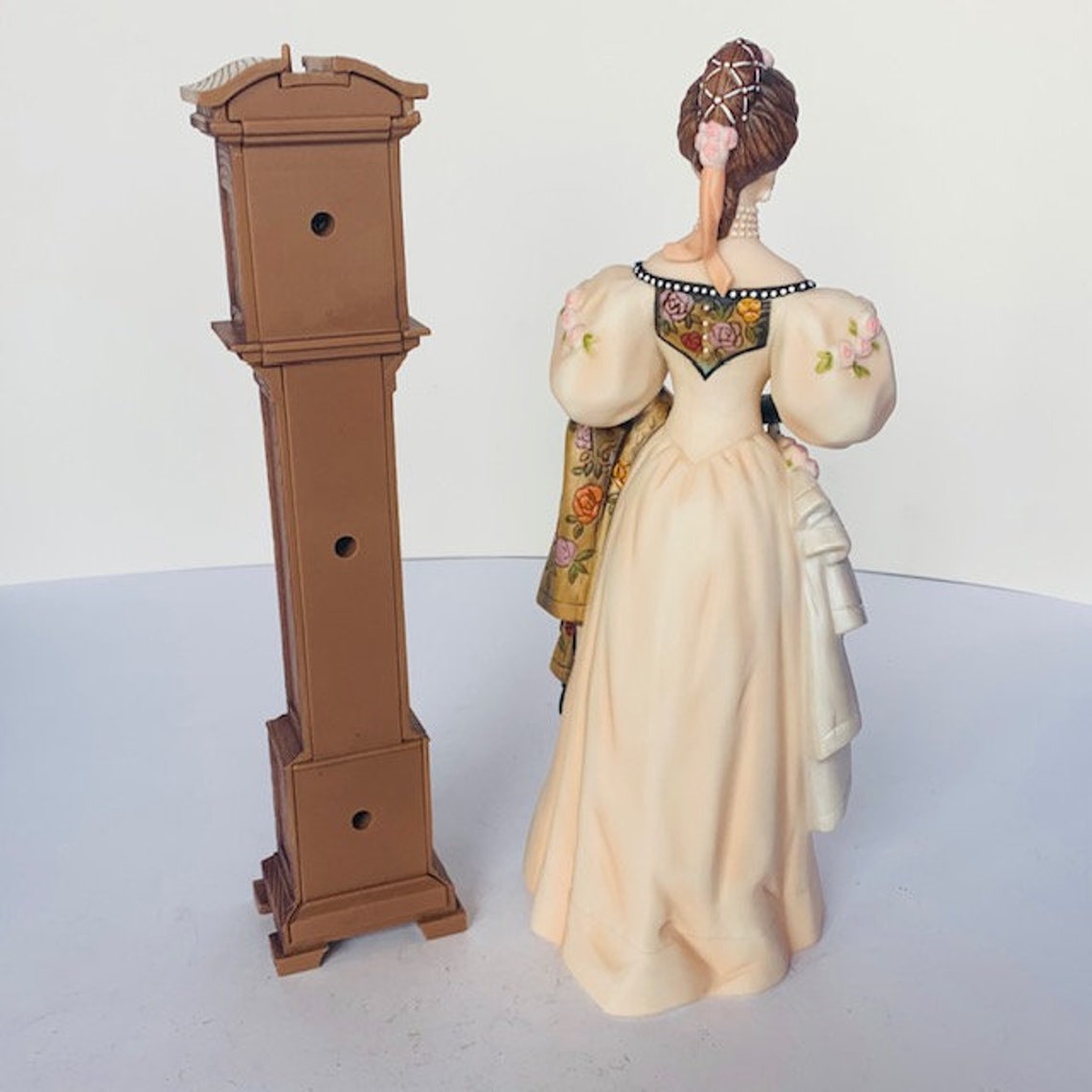 MRS ALBEE AWARD 2000 Vintage Avon Figurine Statue Sculpture | Etsy