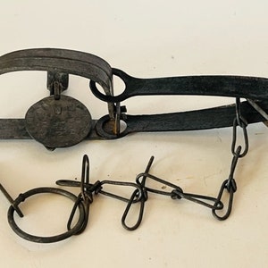 Antique Animal Trap Vtg Cast Iron Rodent Mouse Mice Hunting USA Oneida ...