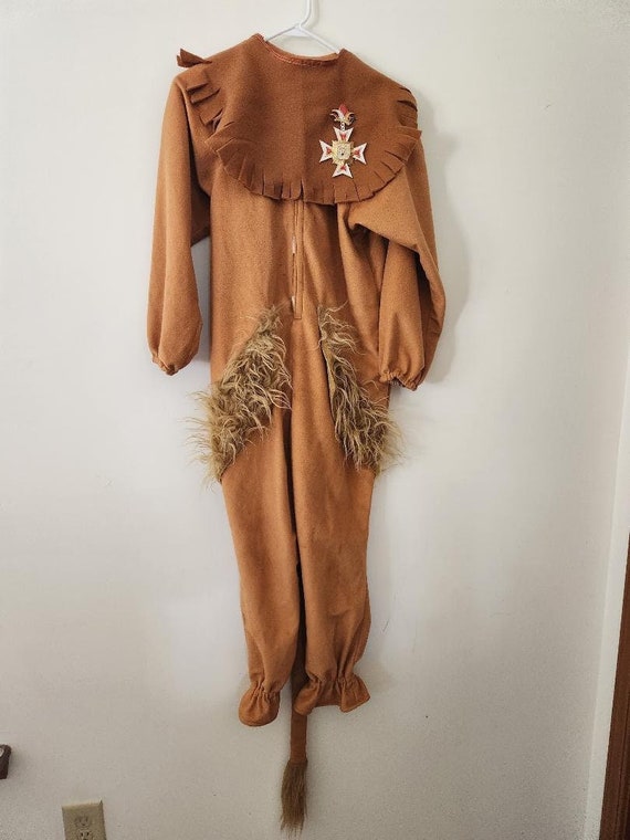 Cowardly Lion Costume Gem