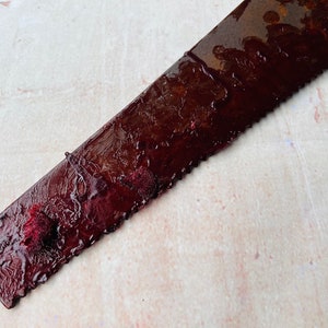 Customized Bloody Hand Saw Vintage Horror Movie Prop PU Hacksaw ...
