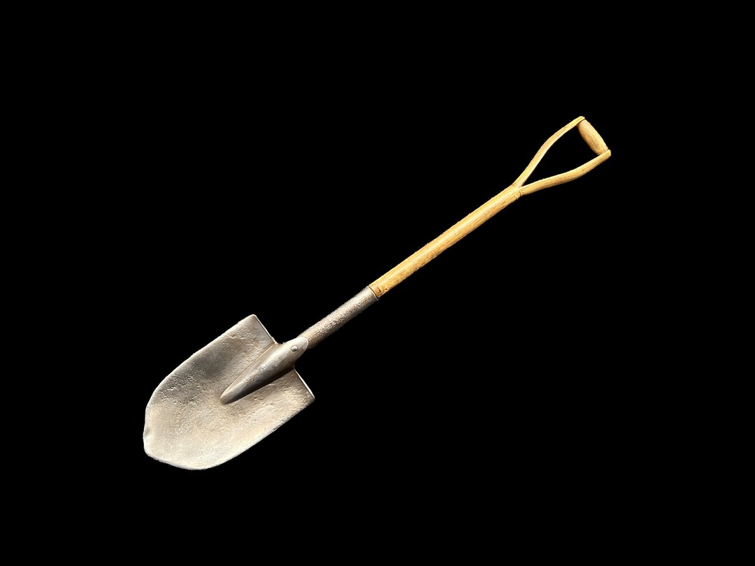 Gravedigger Shovel Movie Prop: PU Horror Weapon, 40 Inch (2 Piece) - Etsy