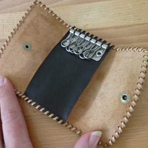 Vintage Tooled Leather Key Case - Dark Green Leather Case - Holds 6 ...