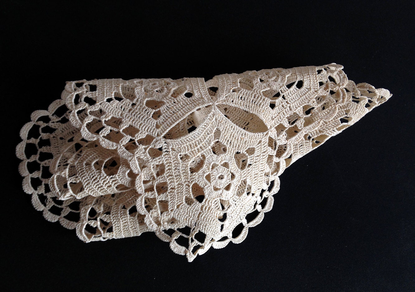 Vintage Crochet Table Doily Handmade Table Cloth Hand Knitted Lace ...
