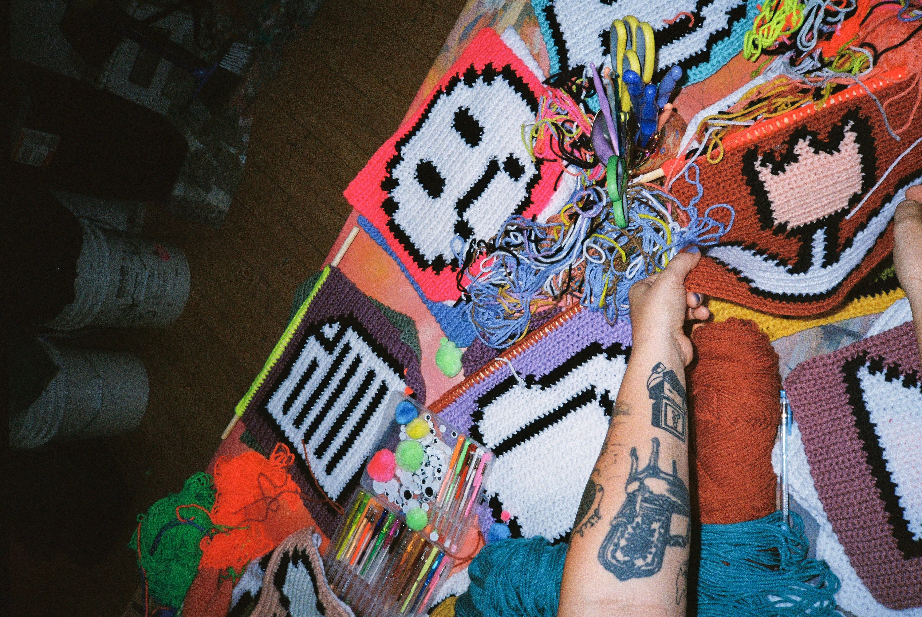 Computer 8 Bit Sad Face Crochet Pattern / Granny Square Tapestry ...