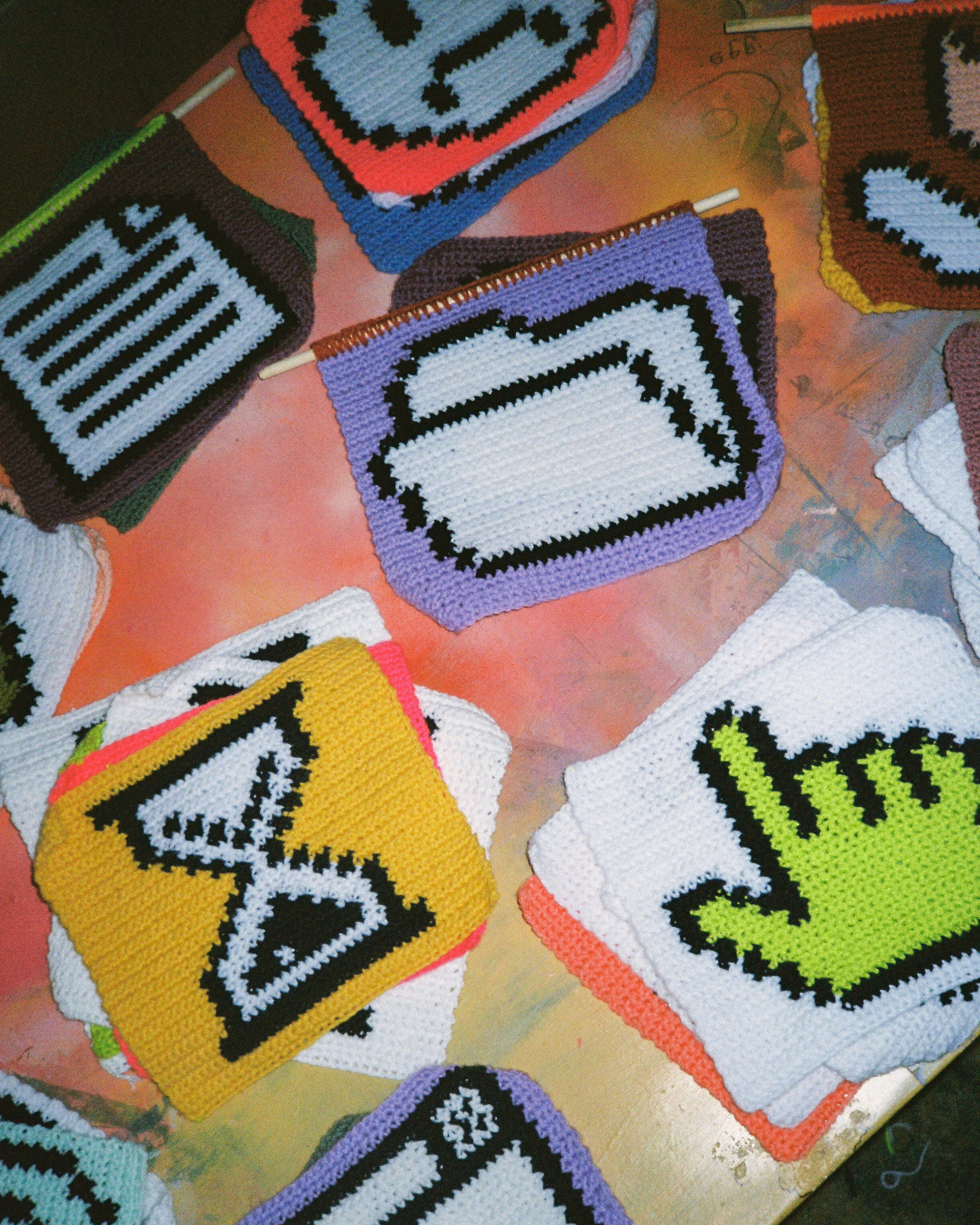 Computer Hourglass Crochet Pattern / Granny Square Tapestry Pattern - Etsy