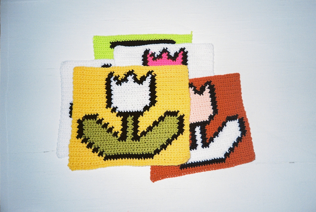 Computer 8 Bit Flower Crochet Pattern / Granny Square Tapestry Pattern ...