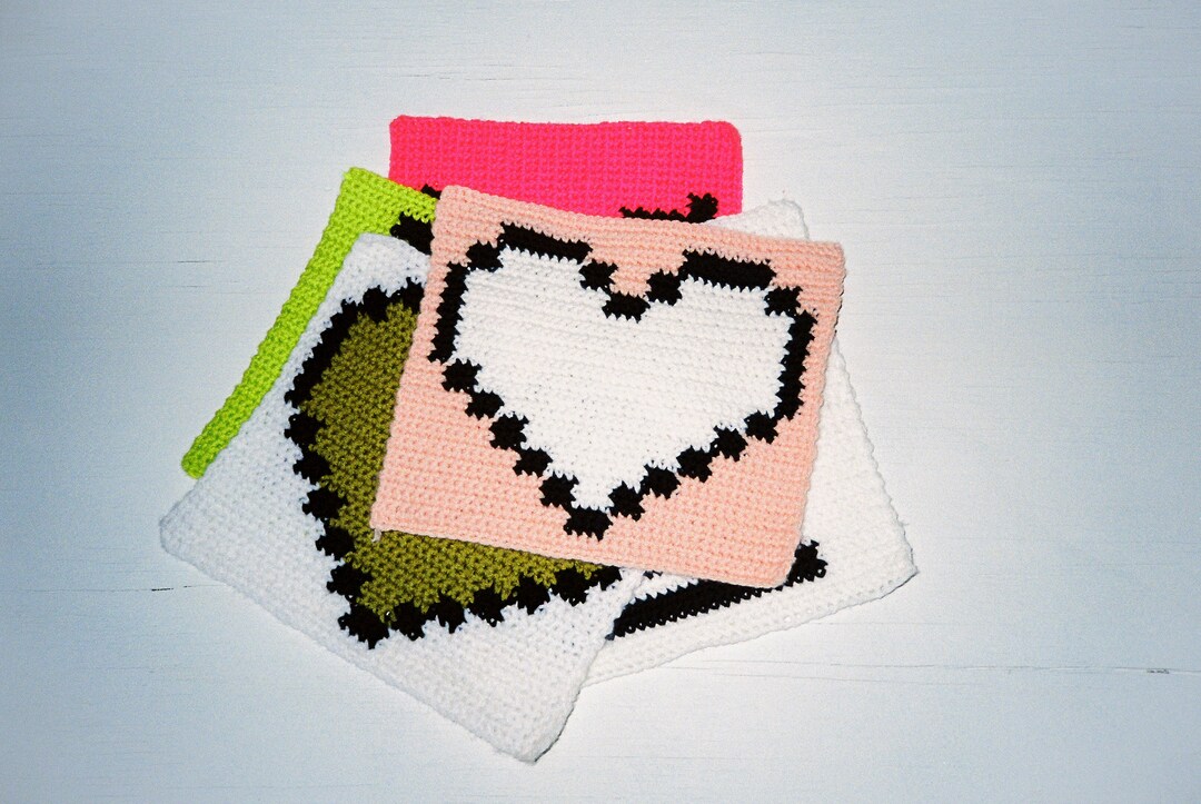 Computer 8 Bit Heart Crochet Pattern / Granny Square Tapestry Pattern ...