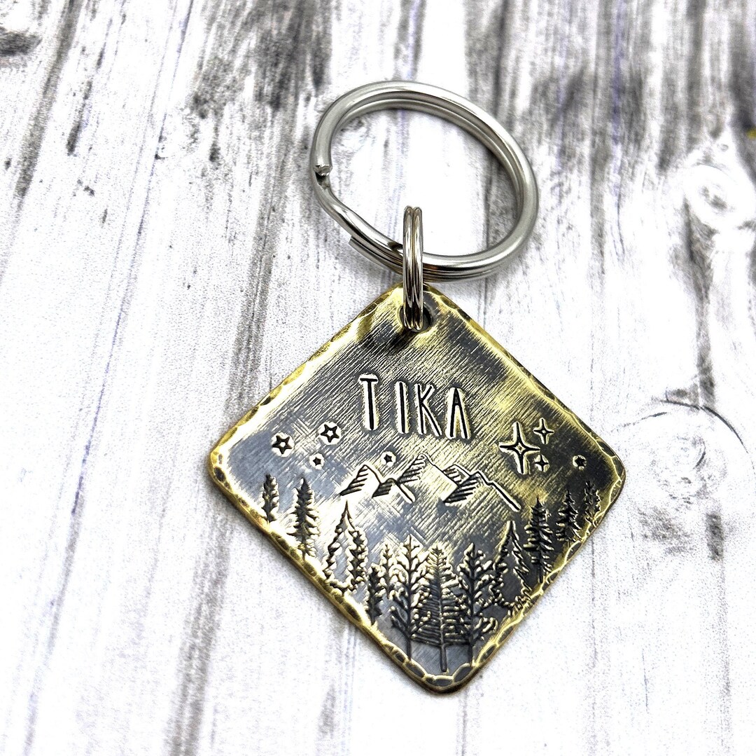 Médaillon d'identité Chien, Médaille Personnalisée, Montagnes et Forêt ...