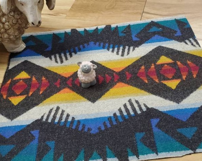 Pnw Wool Southwestern Wool REMNANT Fabric Med. Blanket Wt. Piece Native ...