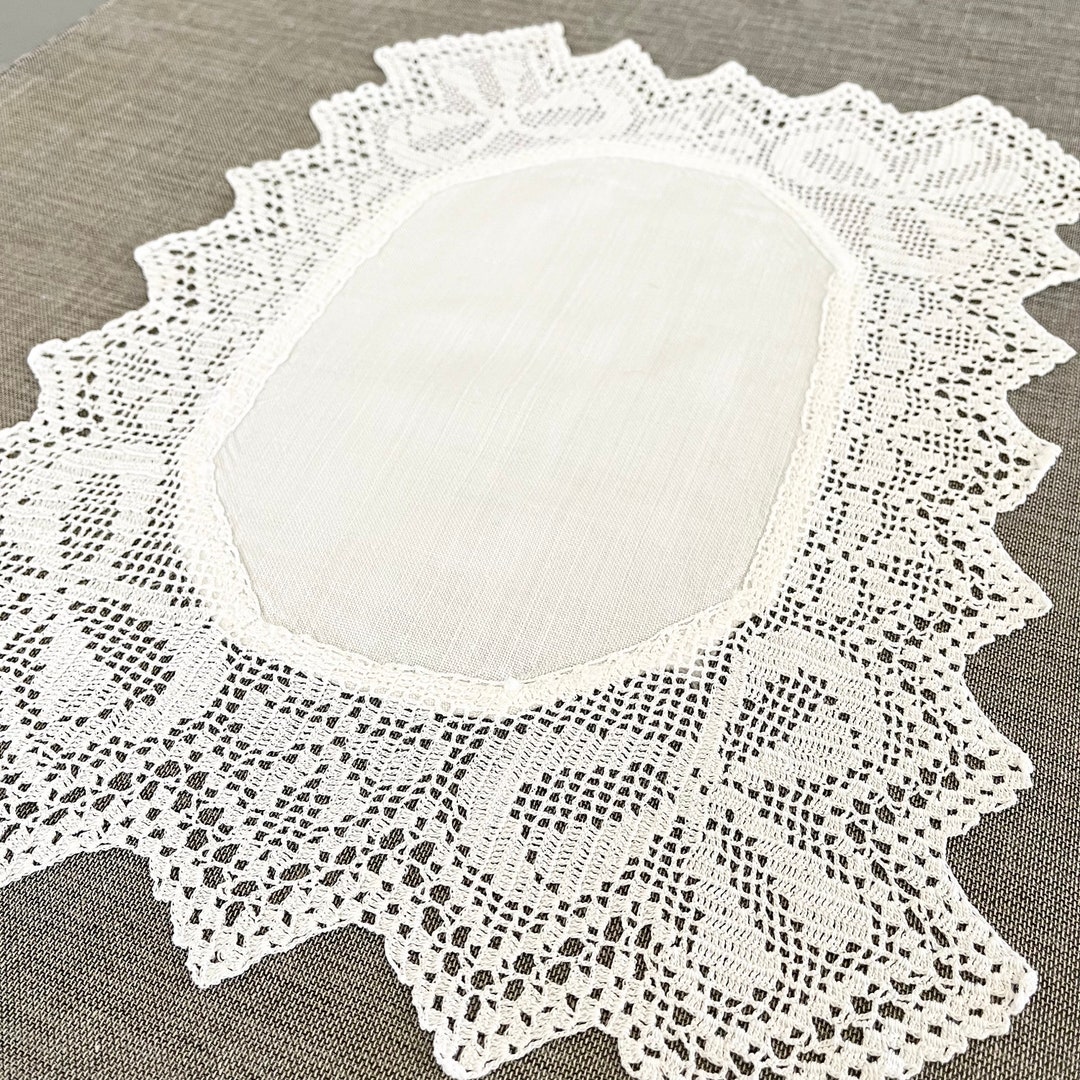 Vintage Filet Crochet Doily, Bow Pattern Lace and Linen Vintage Doily ...