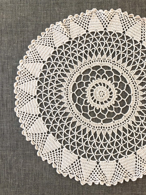 Vintage Crochet Doily Ecru Triangle Pattern Vintage Doily - Etsy