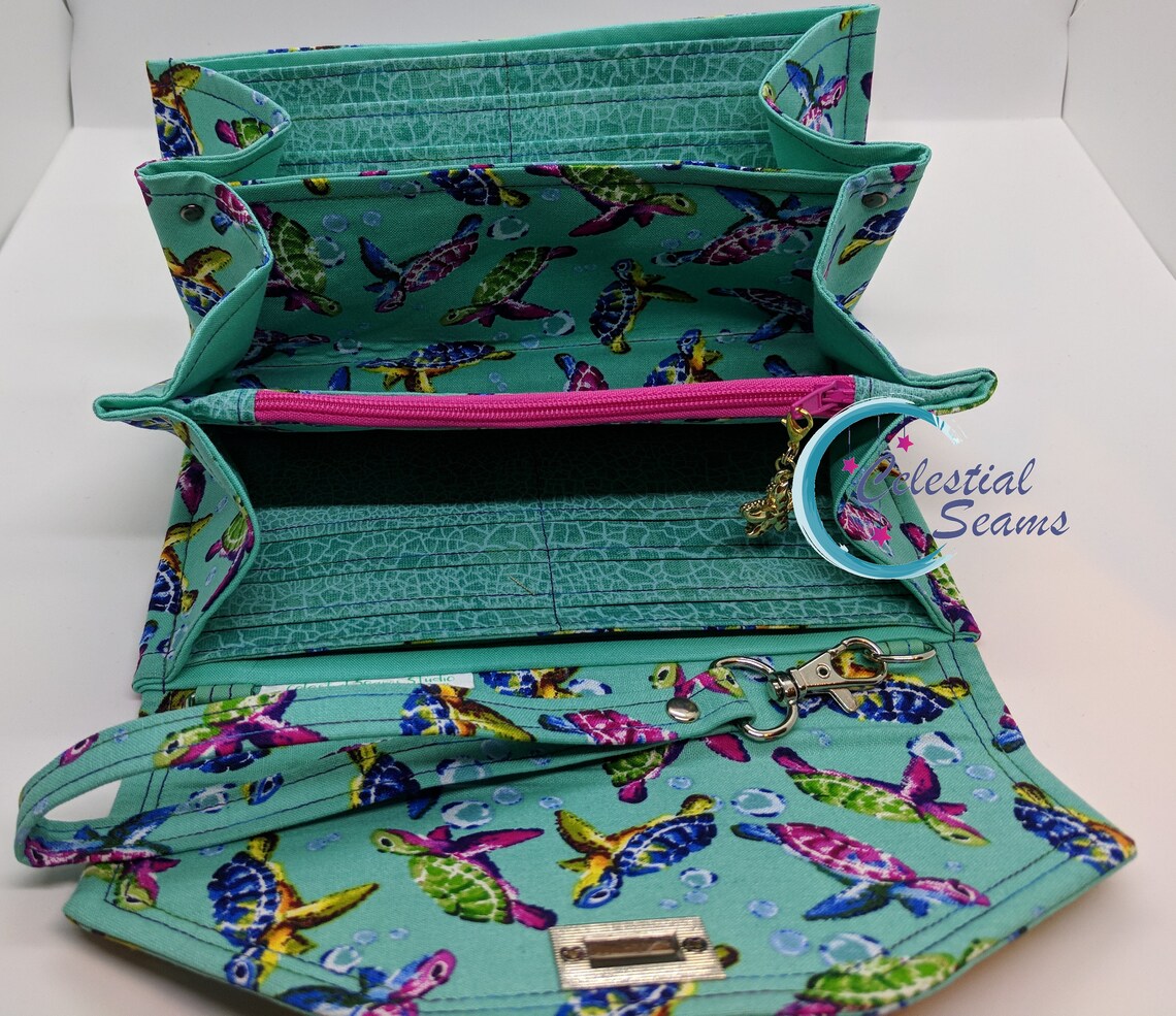 Sea Turtle Made to Order Wallet Cluth wristlet turtle | Etsy