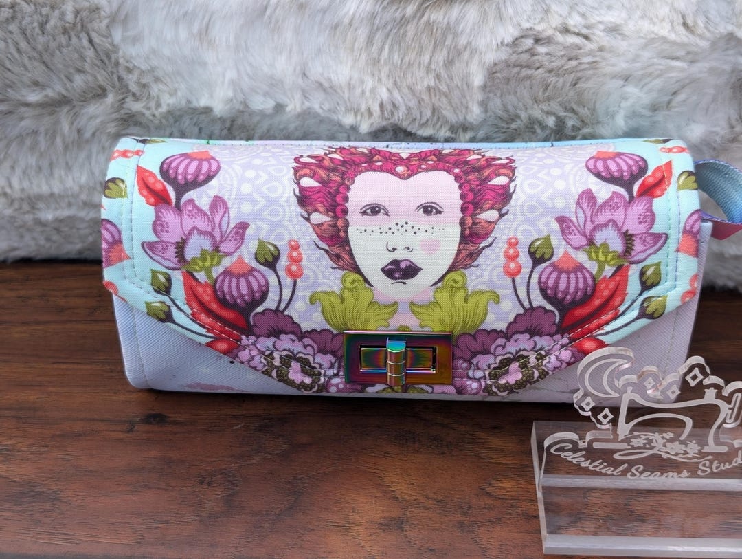 Queen. Tula Pink, Elizabethan, Wallets, Wristlet, Gift for Her - Etsy