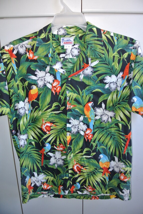Hawaii Mens Medium Cockatiels & Parrots in the Fore… - Gem