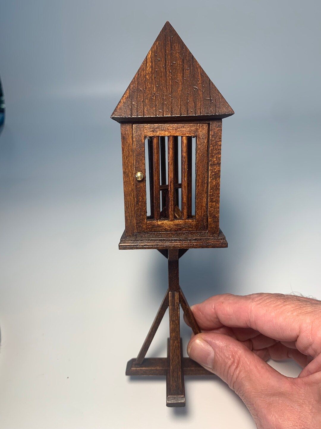 Falcon Cage Stand - Etsy