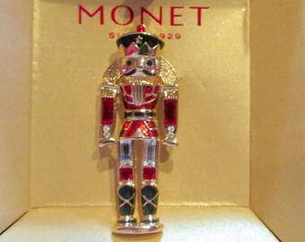 Vintage MONET Signed Nutcracker Soldier Christmas Holiday Pin Brooch ...