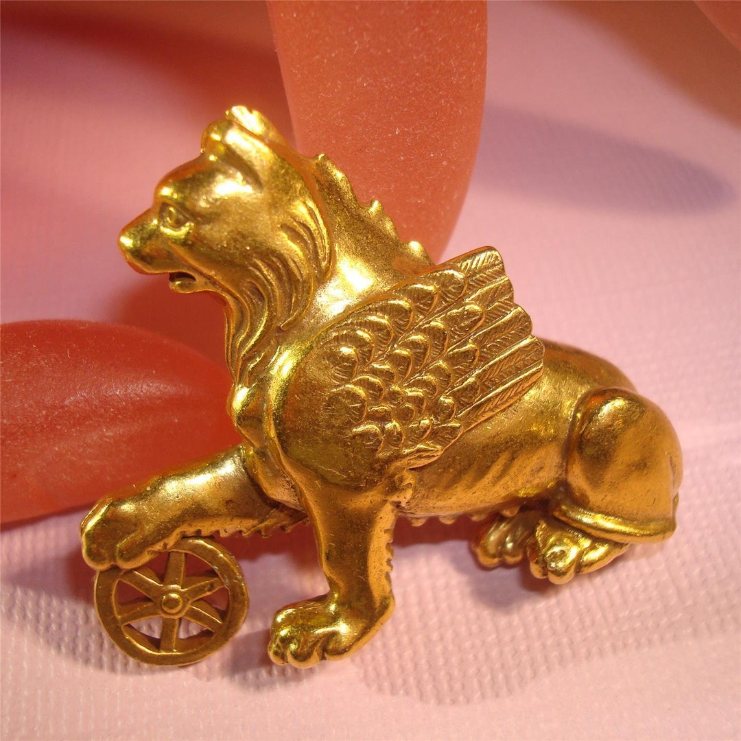 Vtg. HMR Heritage Museum Replica "winged Lion" Griffon Gryphon Sphinx ...