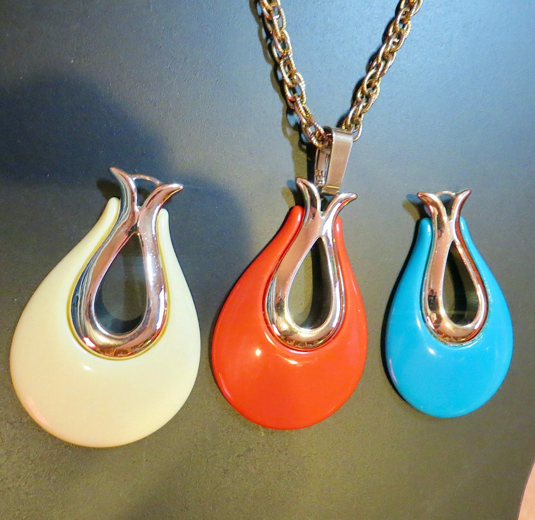 Rare SARAH COVENTRY Signed 70s LANVIN Era 3 Large Lucite Teardrop ...