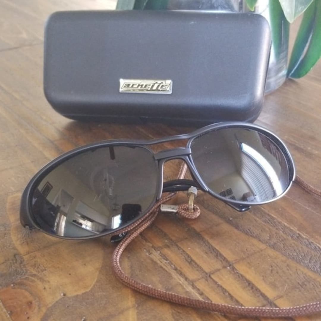 Vintage ARNETTE Blk Aviator Sunglasses W/ Case & Neck Strap Purple ...