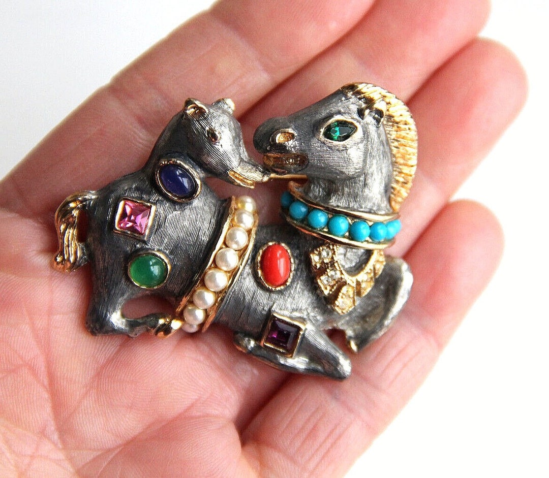 Very Rare KENNETH LANE KJL Spectacular Horse and Hound Brooch Pin ...